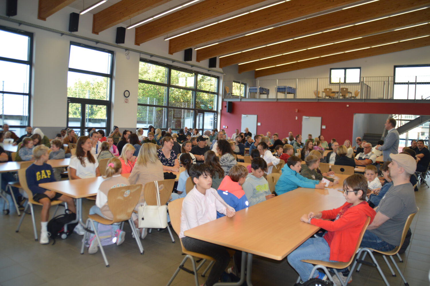 Begrüßung der neuen 5er - Zeppelin Gymnasium Lüdenscheid